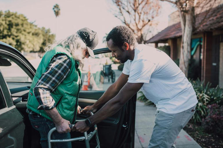 9 small things men do that have a big impact on attraction