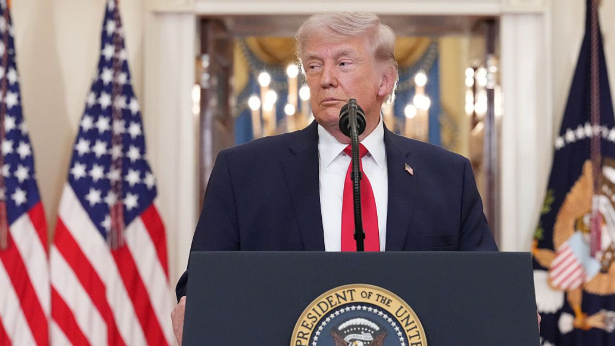 Trump finally appears after explosive health rumors as fans zoom in on ...