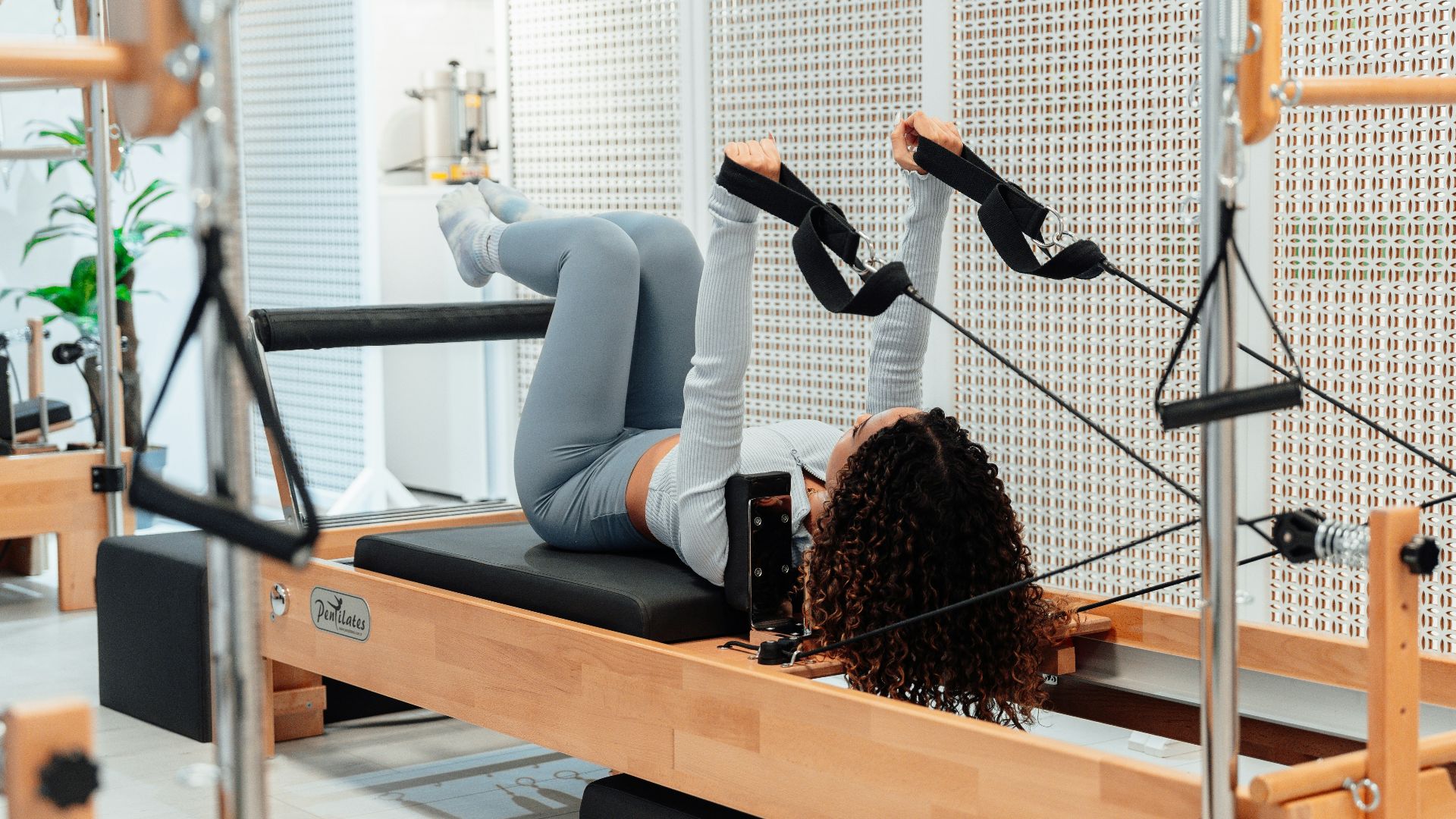 10 workouts women do better than men & 10 men can handle better