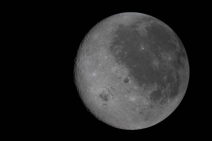 NASA divulga primeira imagem do lado oculto da Lua; veja como é