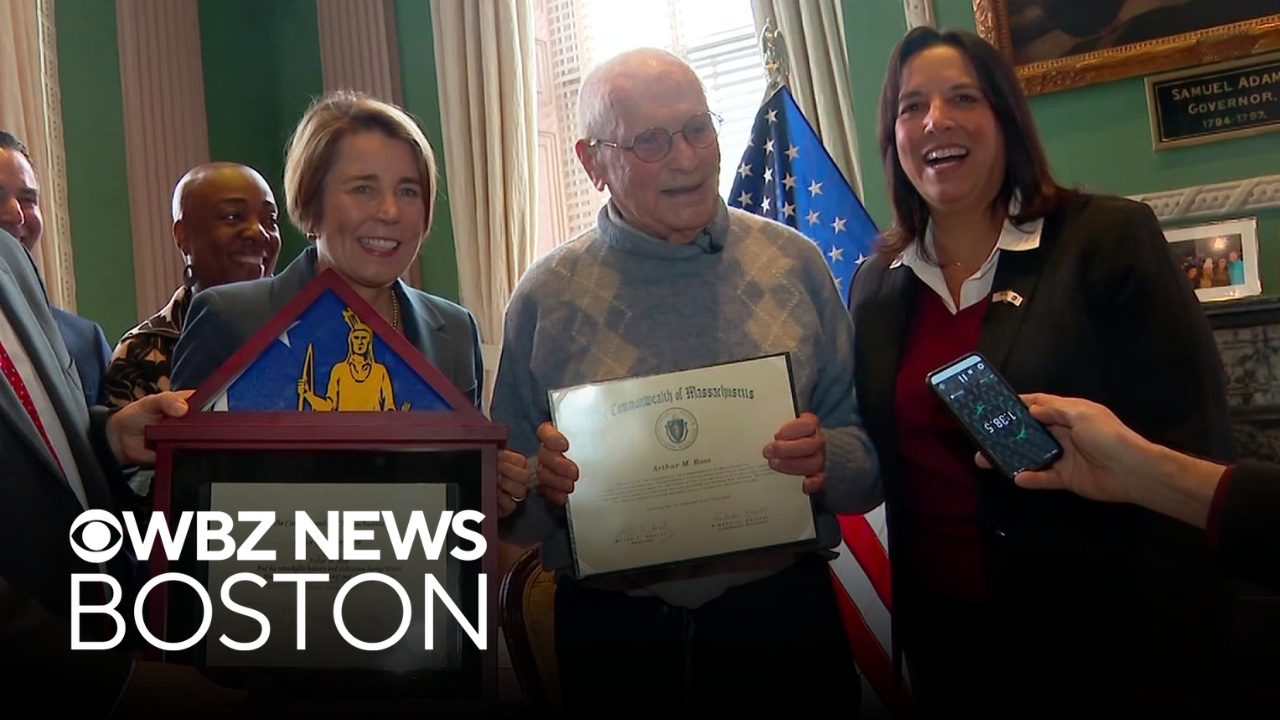 107-year-old WWII veteran honored at Massachusetts State House