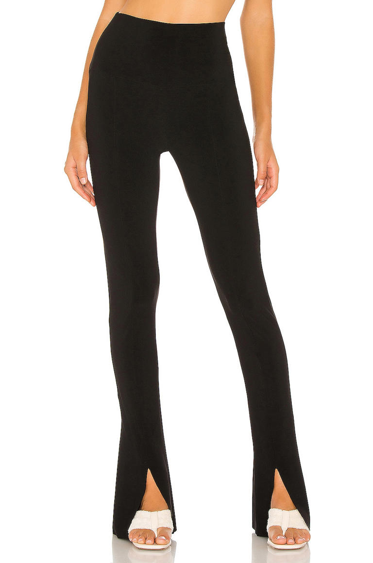 Rihanna wears her leggings the ballet dancer way—with the high-vamp ...