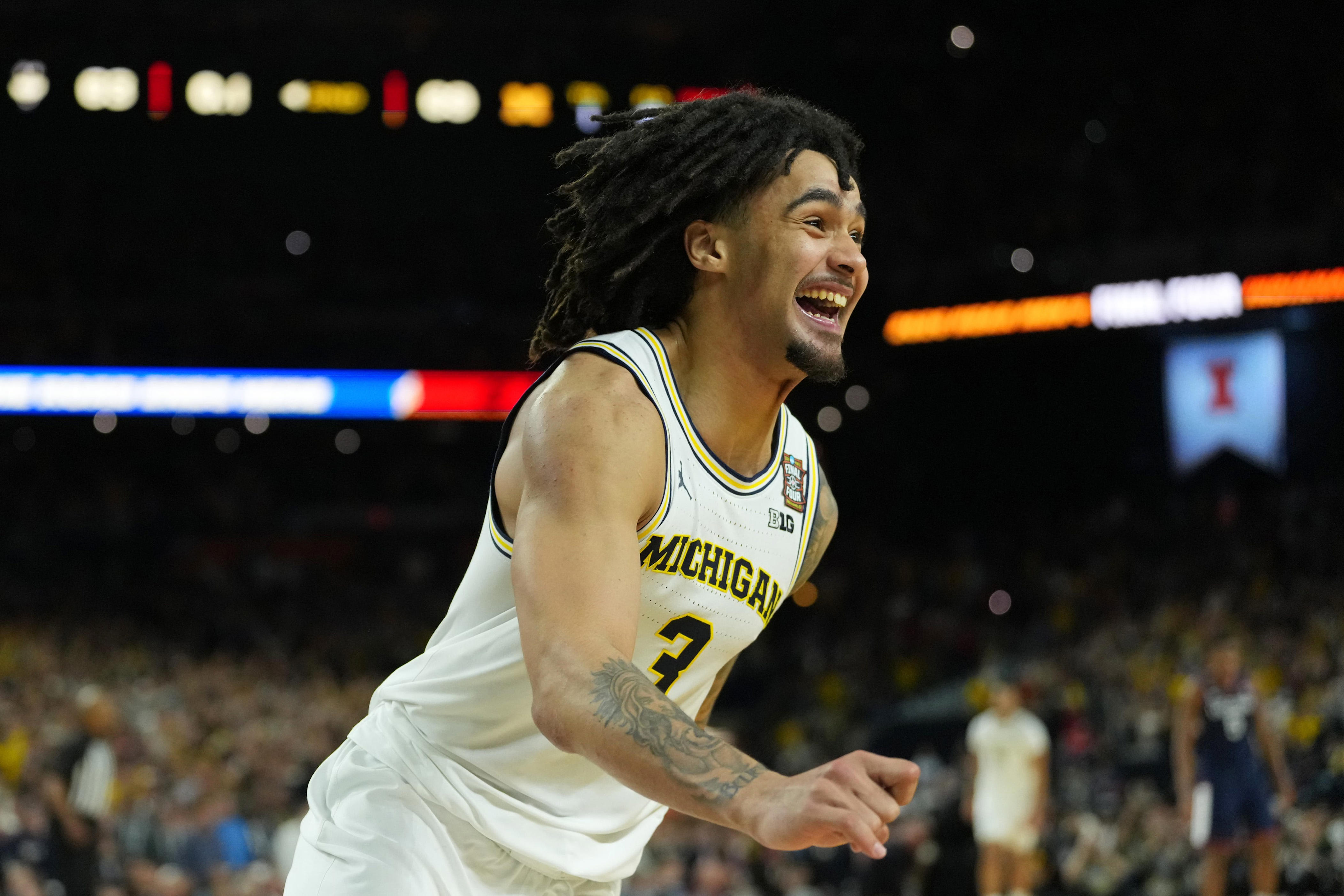 Michigan holds off UConn to win first national championship since 1989