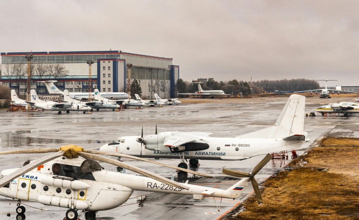 Why are thousands of planes parked in deserts? The real story behind ...