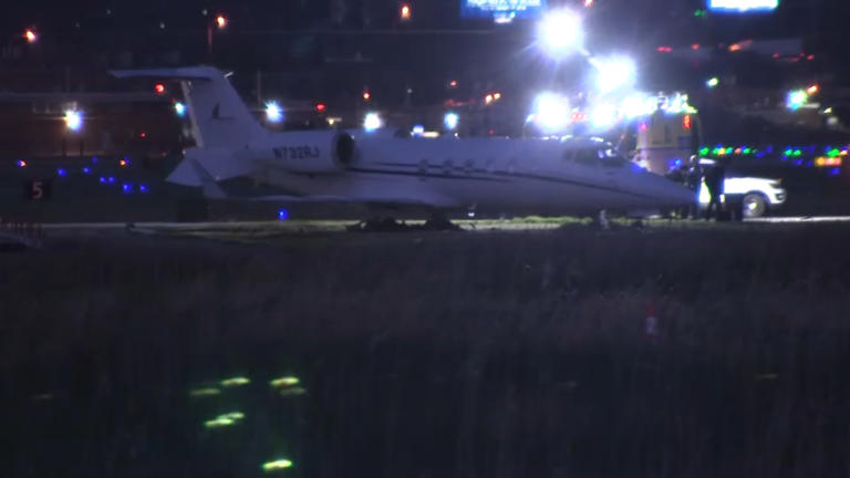 Jet skids off runway at Teterboro Airport in New Jersey, temporarily ...