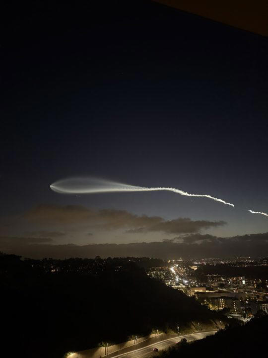 SpaceX launches 25 Starlinks, illuminates San Diego sky