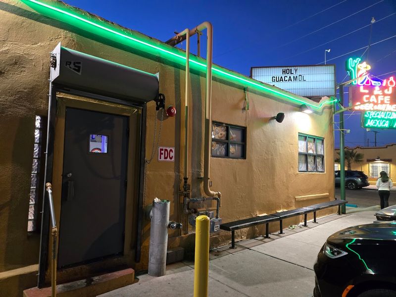 This legendary no-frills Texas spot has been serving authentic Mexican ...