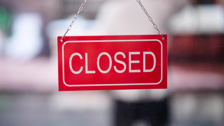 This tropical-themed chain restaurant just closed all 28 of its locations