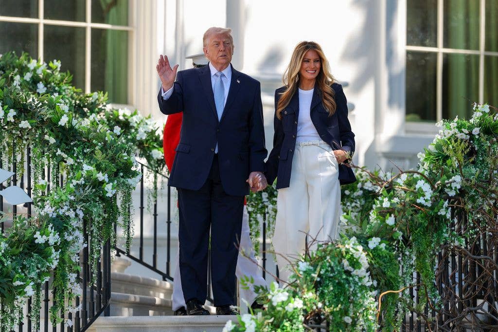 Melania Trump breaks from past White House Easter Egg Roll looks at ...