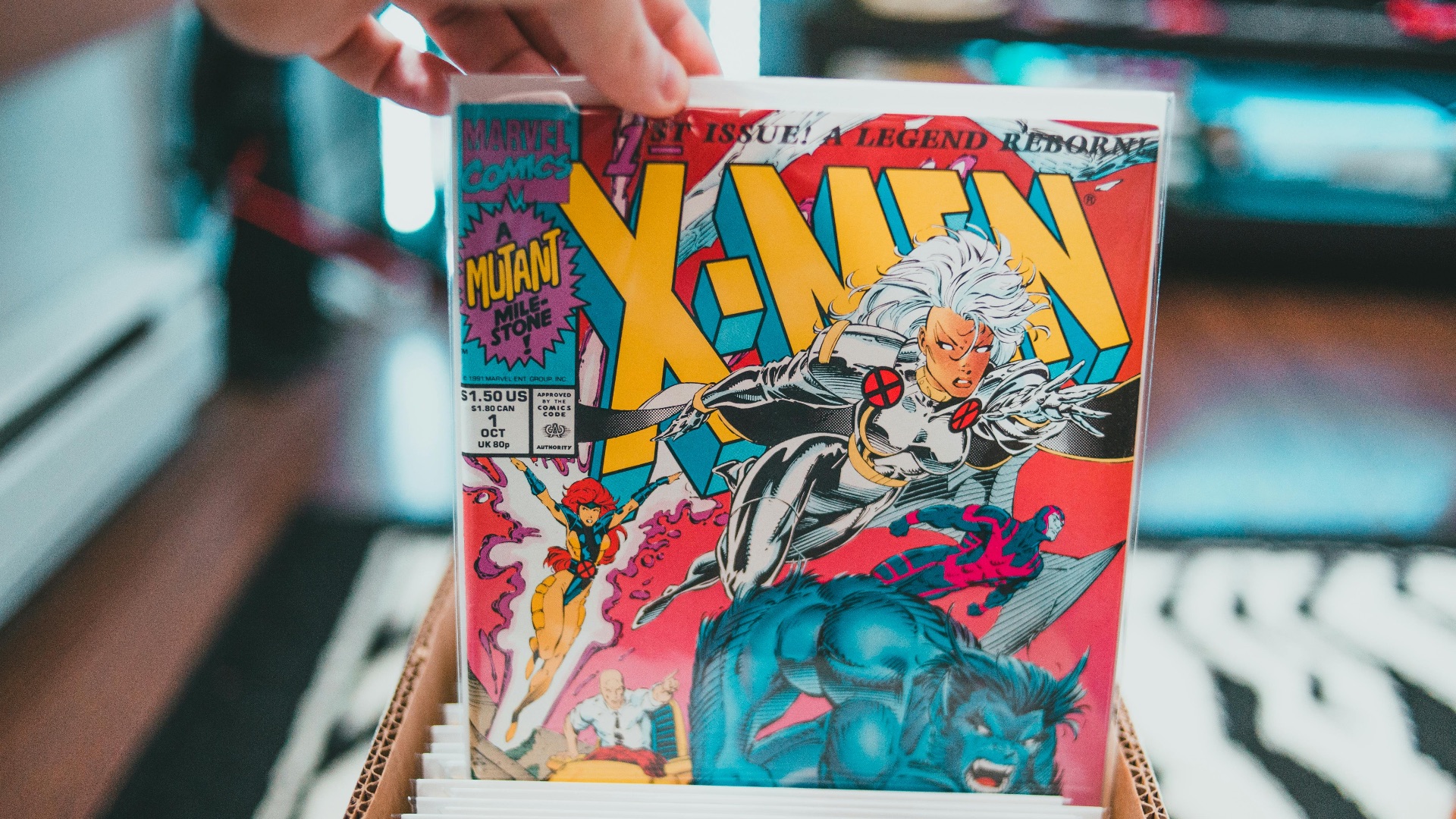 10 Perks of Reading Comics Online & 10 Why Comic Book Lovers Stay Loyal ...