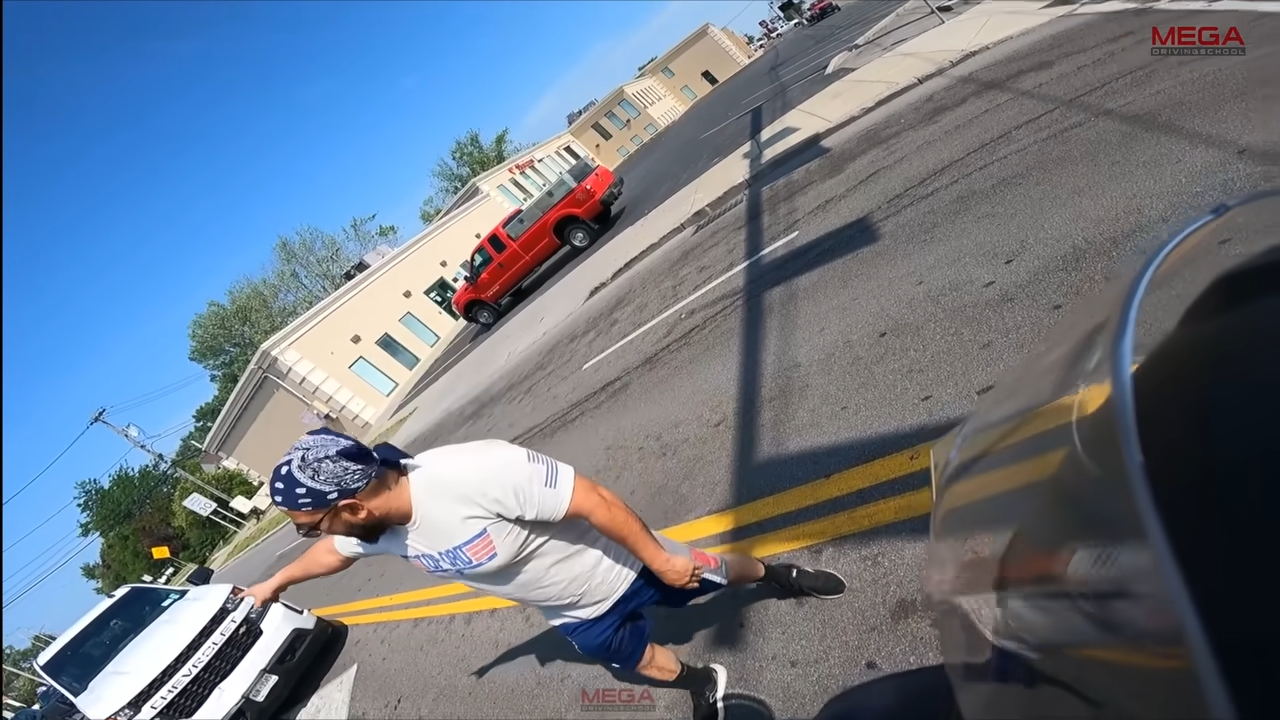 One ride, one breakdown, total chaos - motorcycle driver gone mad