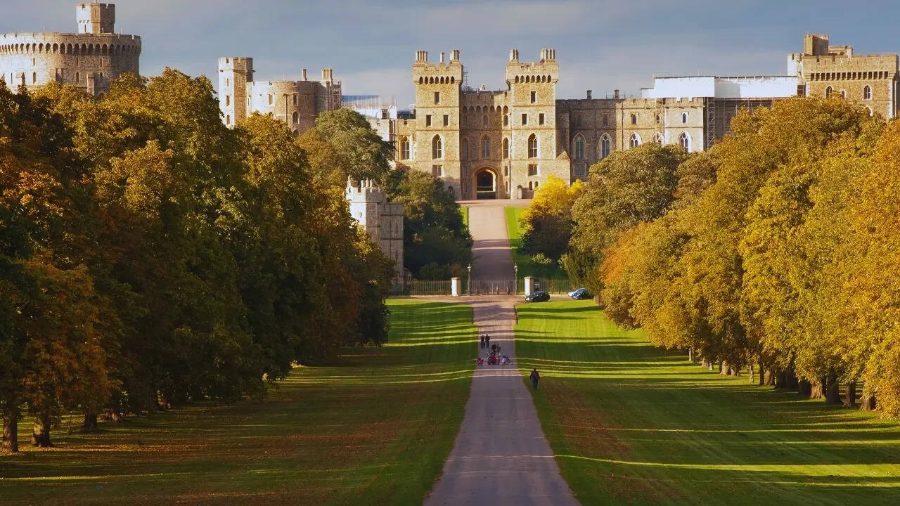 5 castles where people still live—and you can visit too