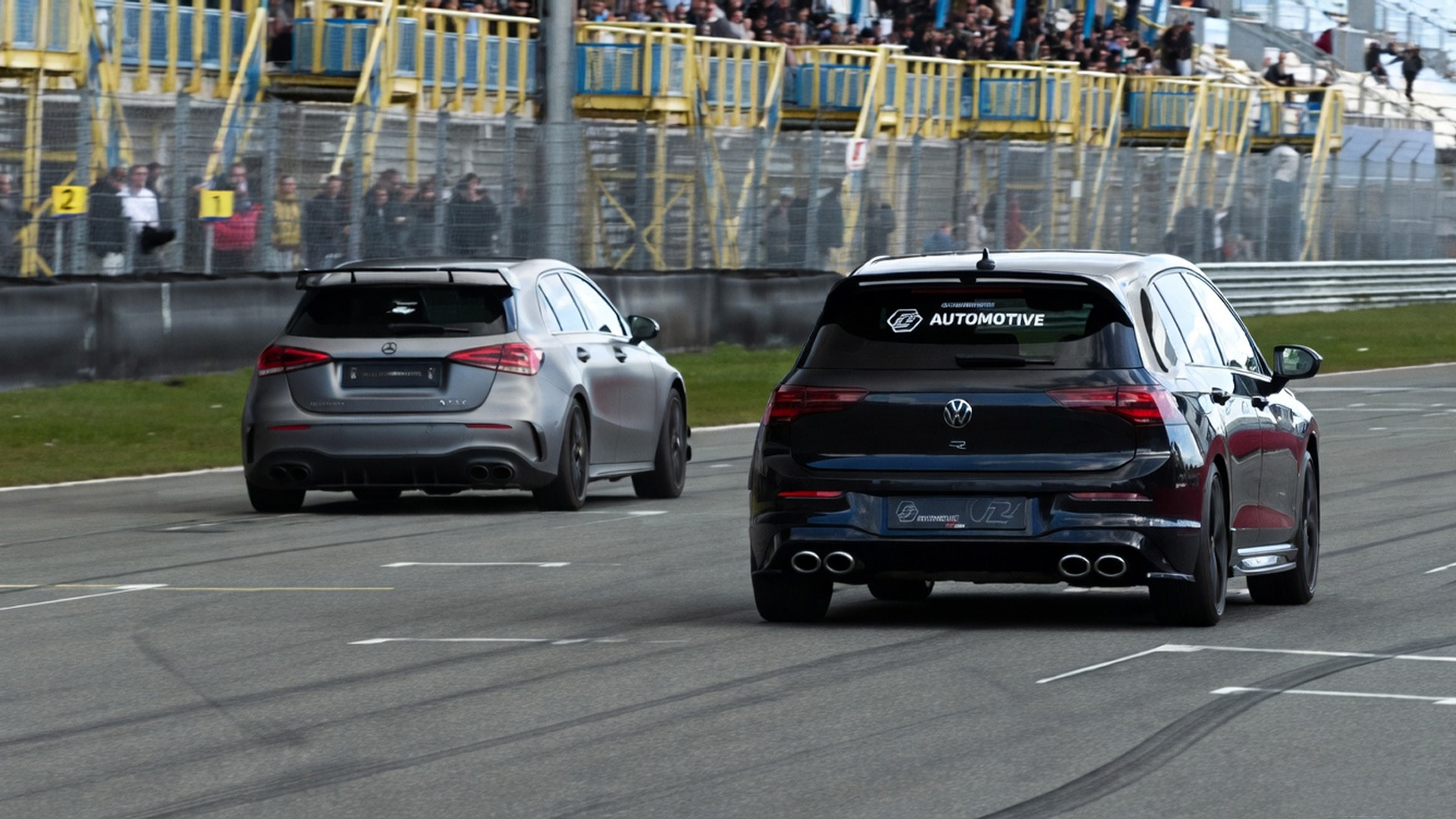 AMG A45S contro Volkswagen Golf R, chi vince nella gara di accelerazione?