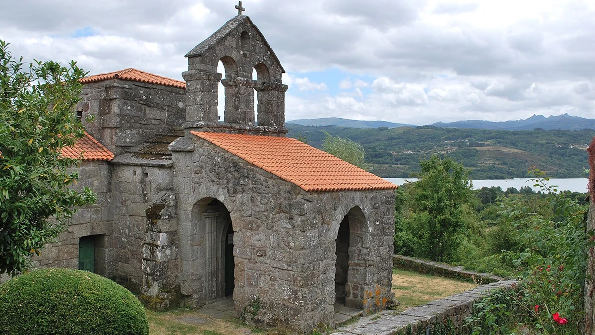 La iglesia más antigua de Galicia: arquitectura visigoda y 1.350 años ...