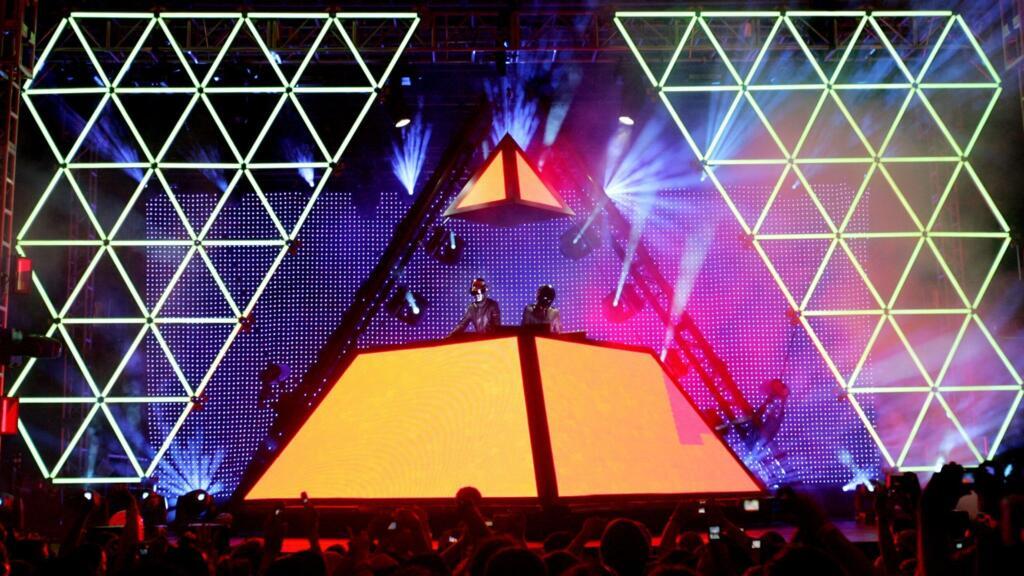 Daft Punk à Coachella : 90 minutes qui réinventent les codes du live ...