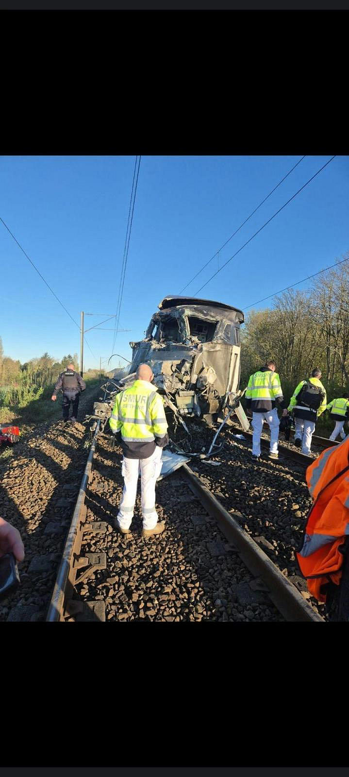 TGV colide com camião em França. Um morto e 27 feridos