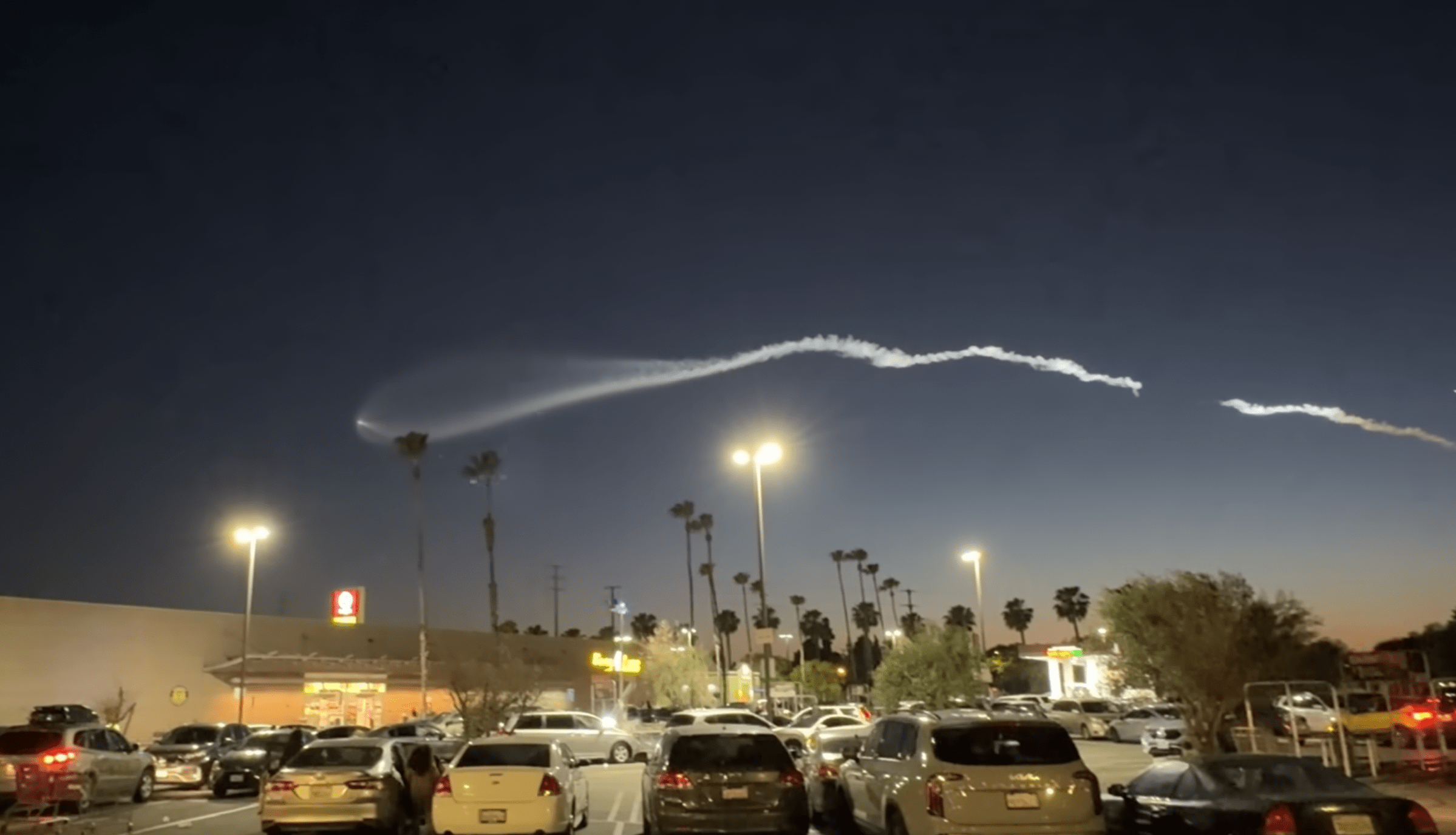 SpaceX Falcon 9 lights up SoCal night sky