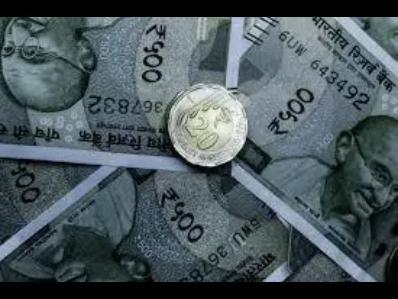 Regulatory risk restrains bankers from tapping rupee futures-forwards ...