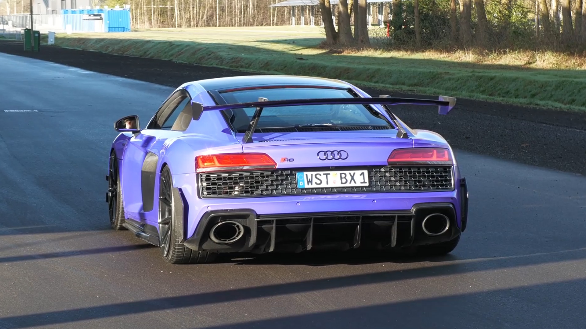 Audi R8 beeindruckende Beschleunigung in der Stadt