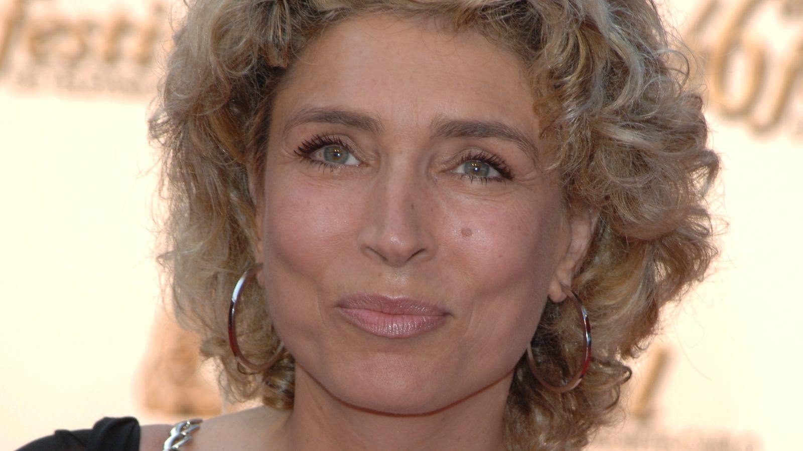 Une peau sans rides à 65 ans : Marie-Ange Nardi révèle l'erreur ...