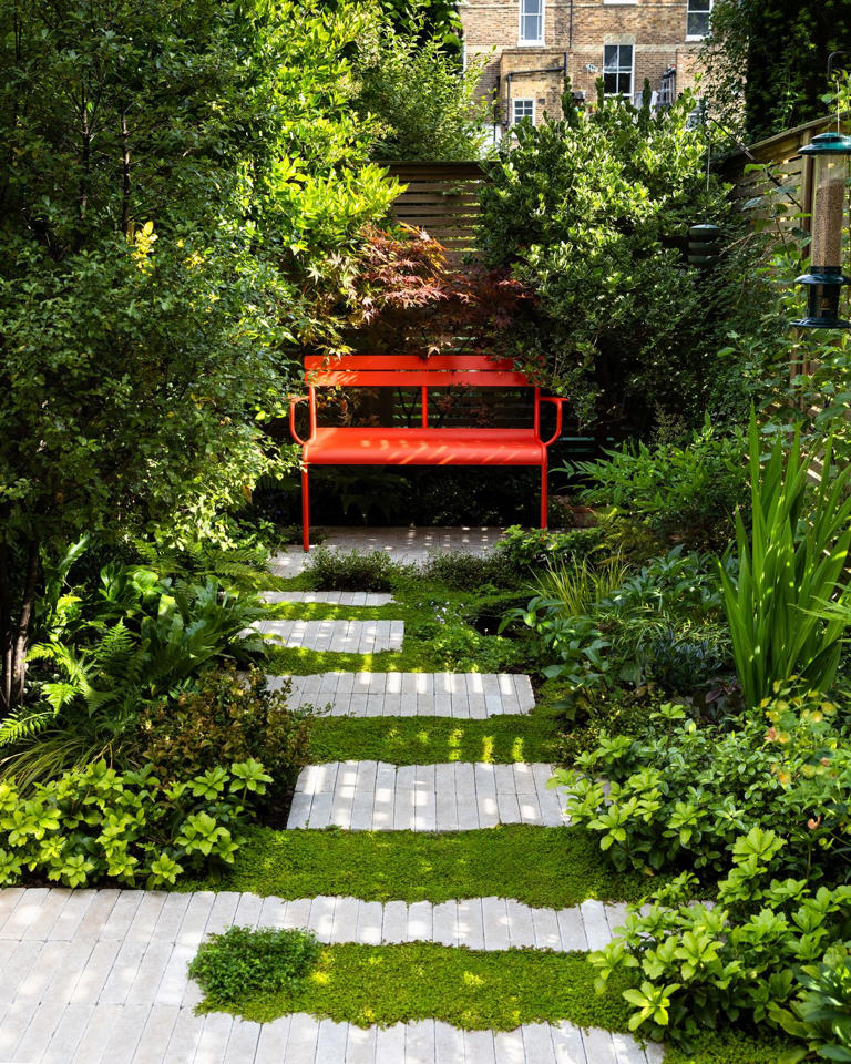 This London garden uses 'mind-your-own-business' over lawn