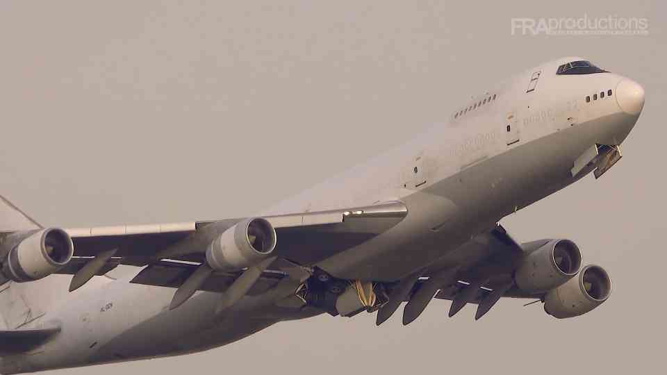 Watch 300+ ton cargo giants and military aircraft - "Full power"