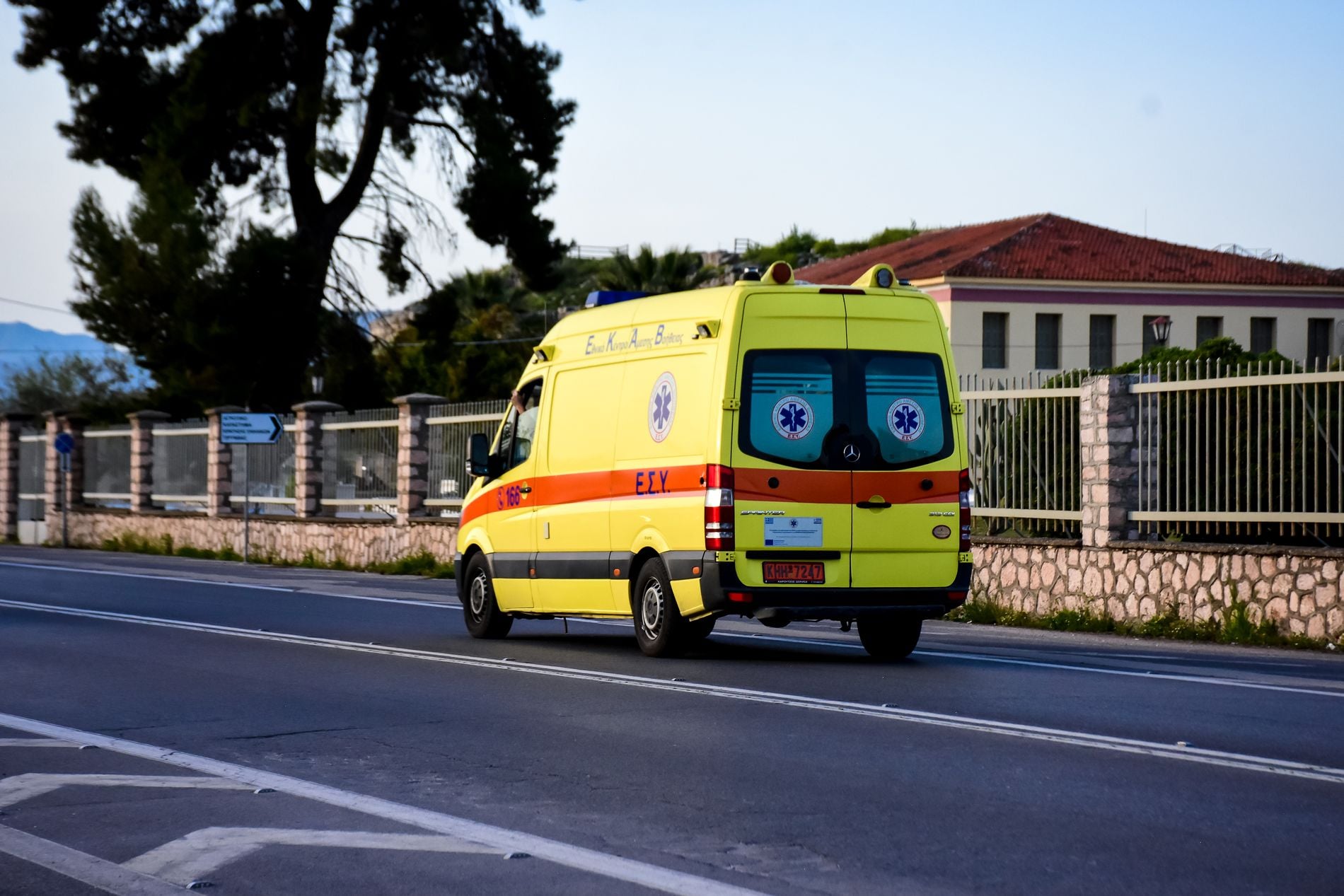 Νεμέα: Σοβαρό τροχαίο με εγκλωβισμό μιας γυναίκας – Δείτε φωτογραφίες