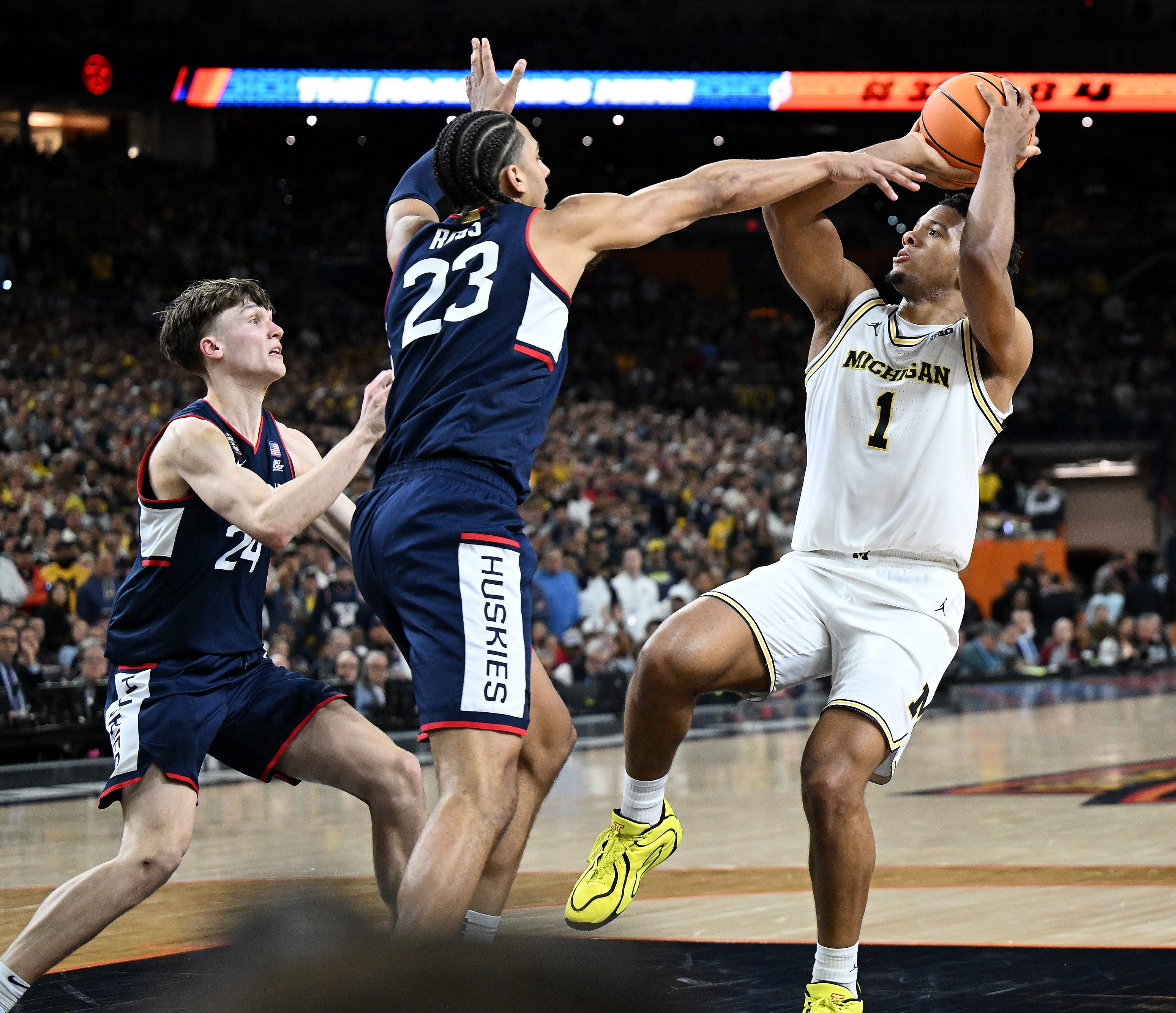 Michigan, UConn to meet in national title game rematch in Boston