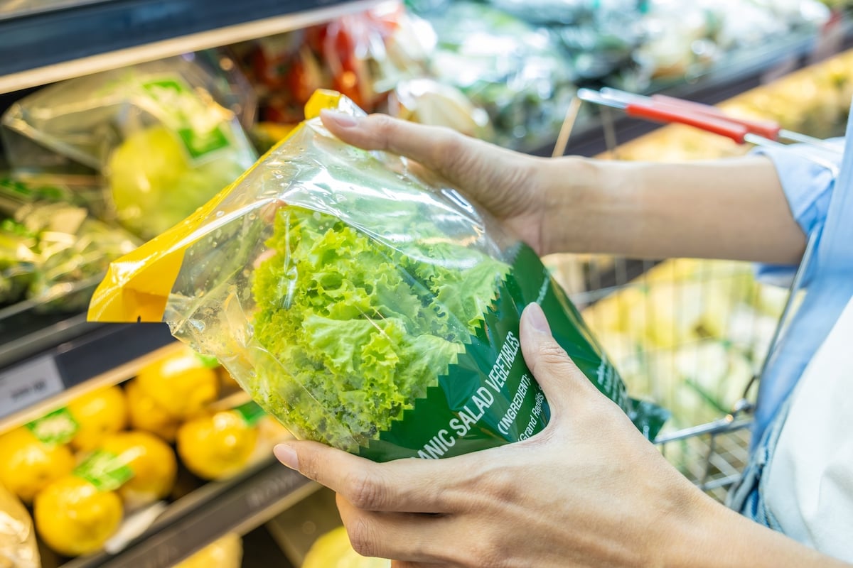 Voici pourquoi vous ne devriez jamais choisir une salade trop humide ...