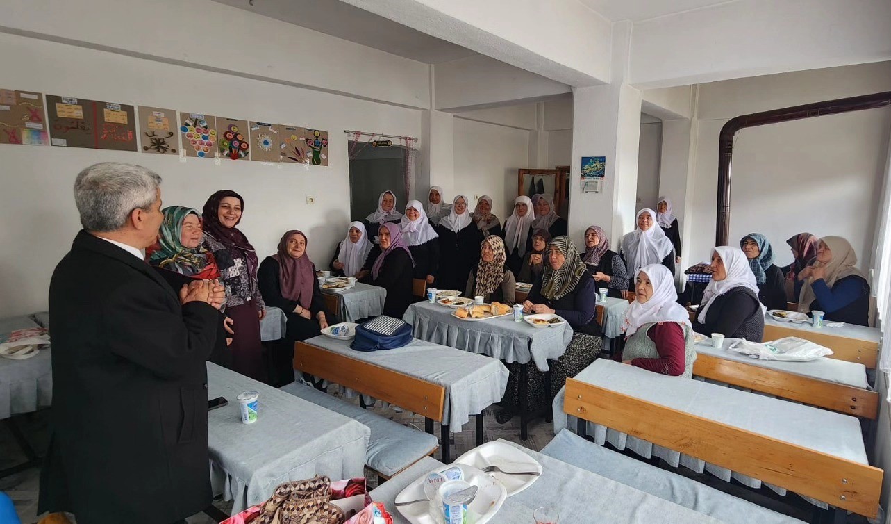 Simav’da "Doğumunun 1500. yılında Alemlere Rahmet Hz. Muhammed" konulu ...
