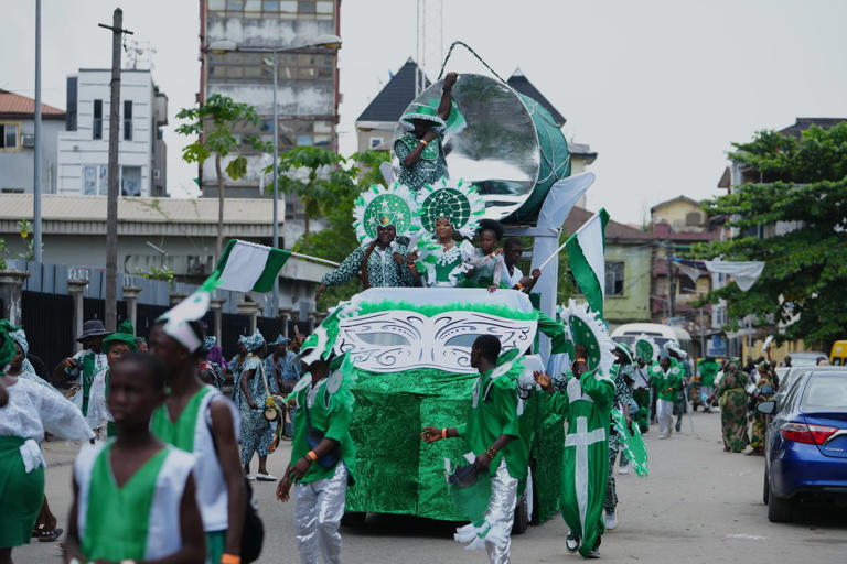 Thousands flood Lagos' vibrant Fanti Carnival to celebrate Afro ...