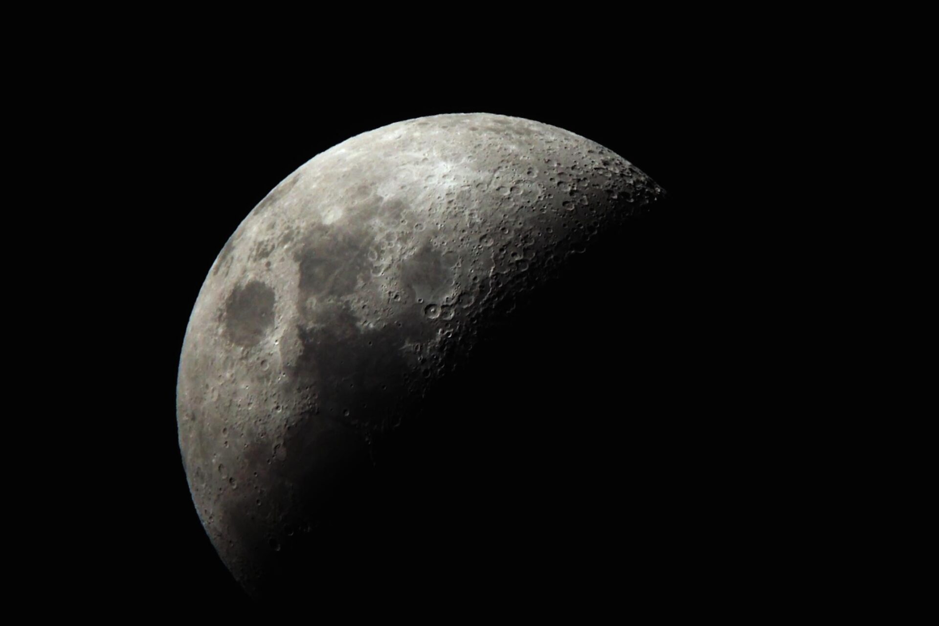 Les secrets de la face cachée de la Lune
