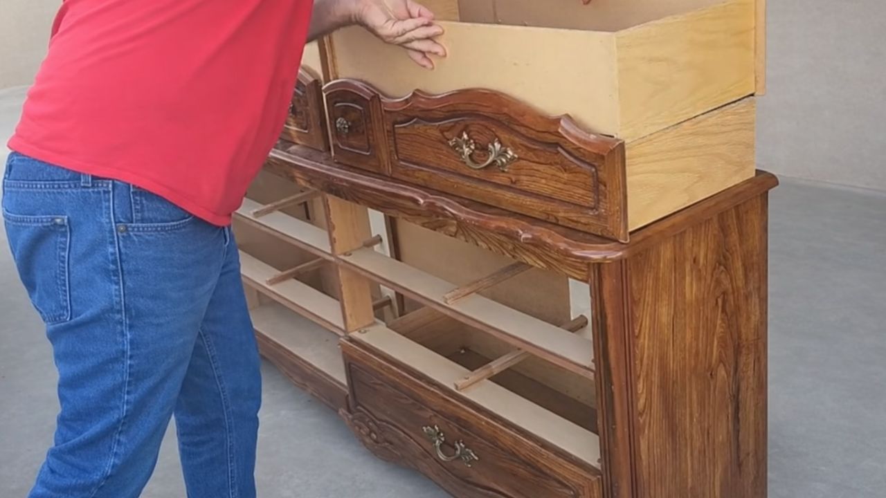 Break up a yard sale dresser for this genius entryway idea!