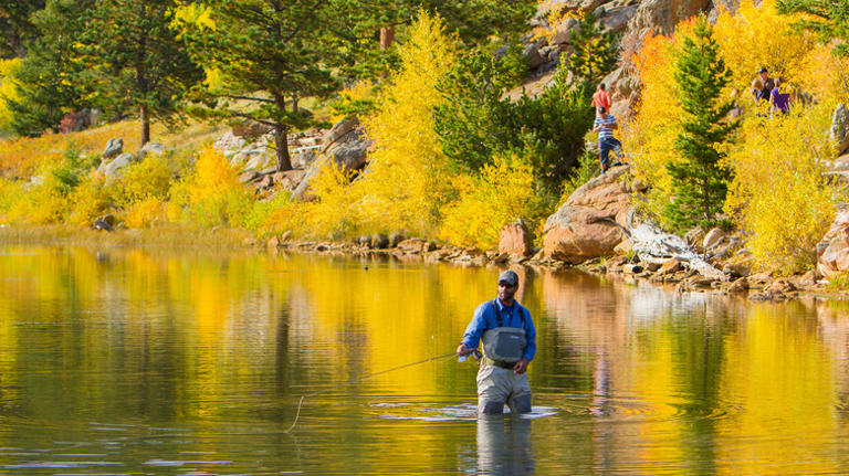 Sandwiched between Rocky Mountain National Park and Fort Collins is ...