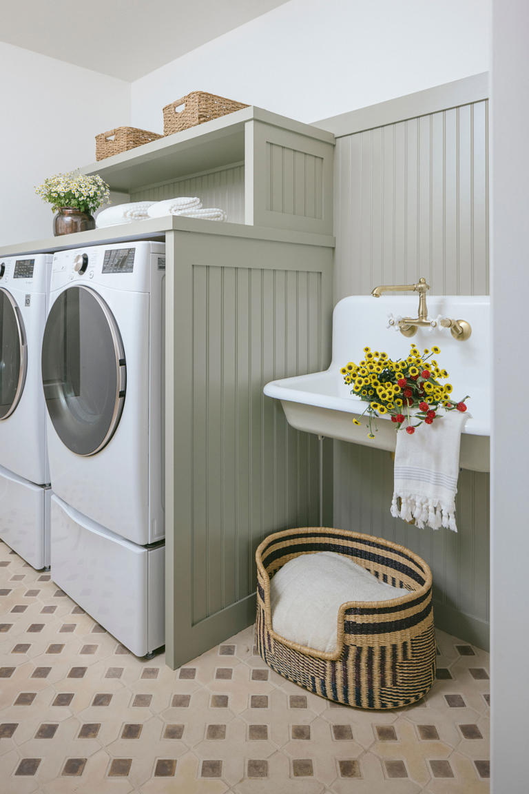33 small laundry room ideas for the tiniest of spaces