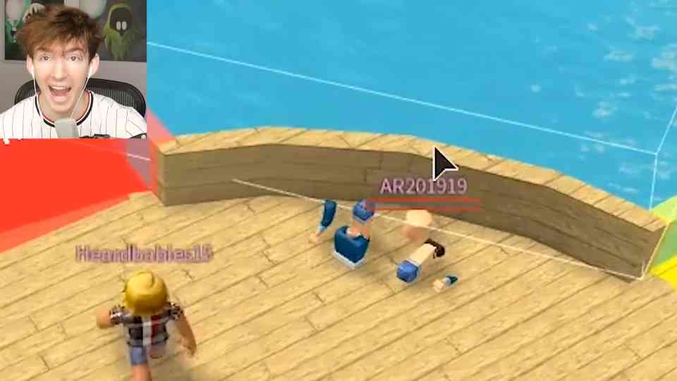 Look this Roblox maze is invisible and it’s pure evil