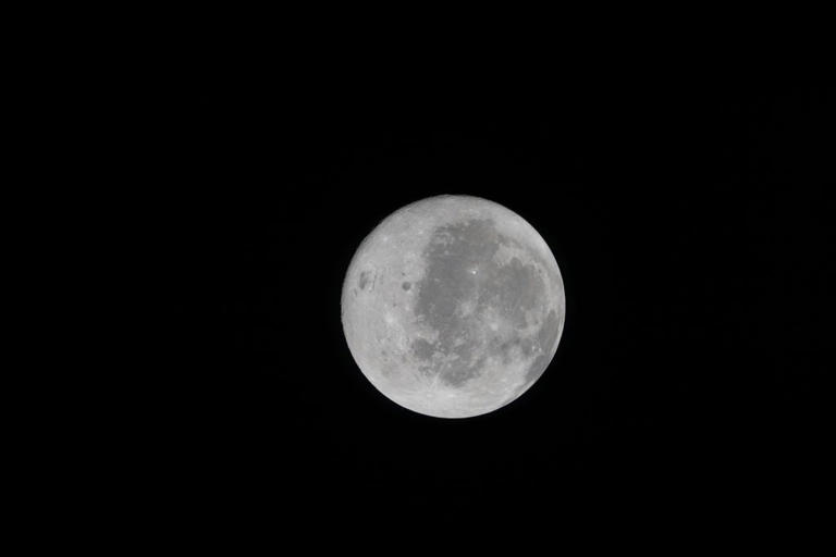Russia gets bad news on space program as US sends Artemis 2 to moon