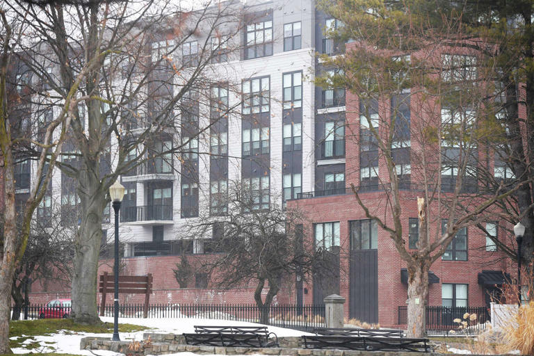 Stamford, Hartford among CT cities where rents flatten, latest Zillow ...