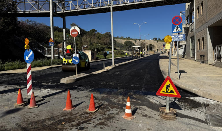 Ασφαλτόστρωση στη Λ. Πλαστήρα, στο ύψος του Πολιτιστικού Συνεδριακού ...