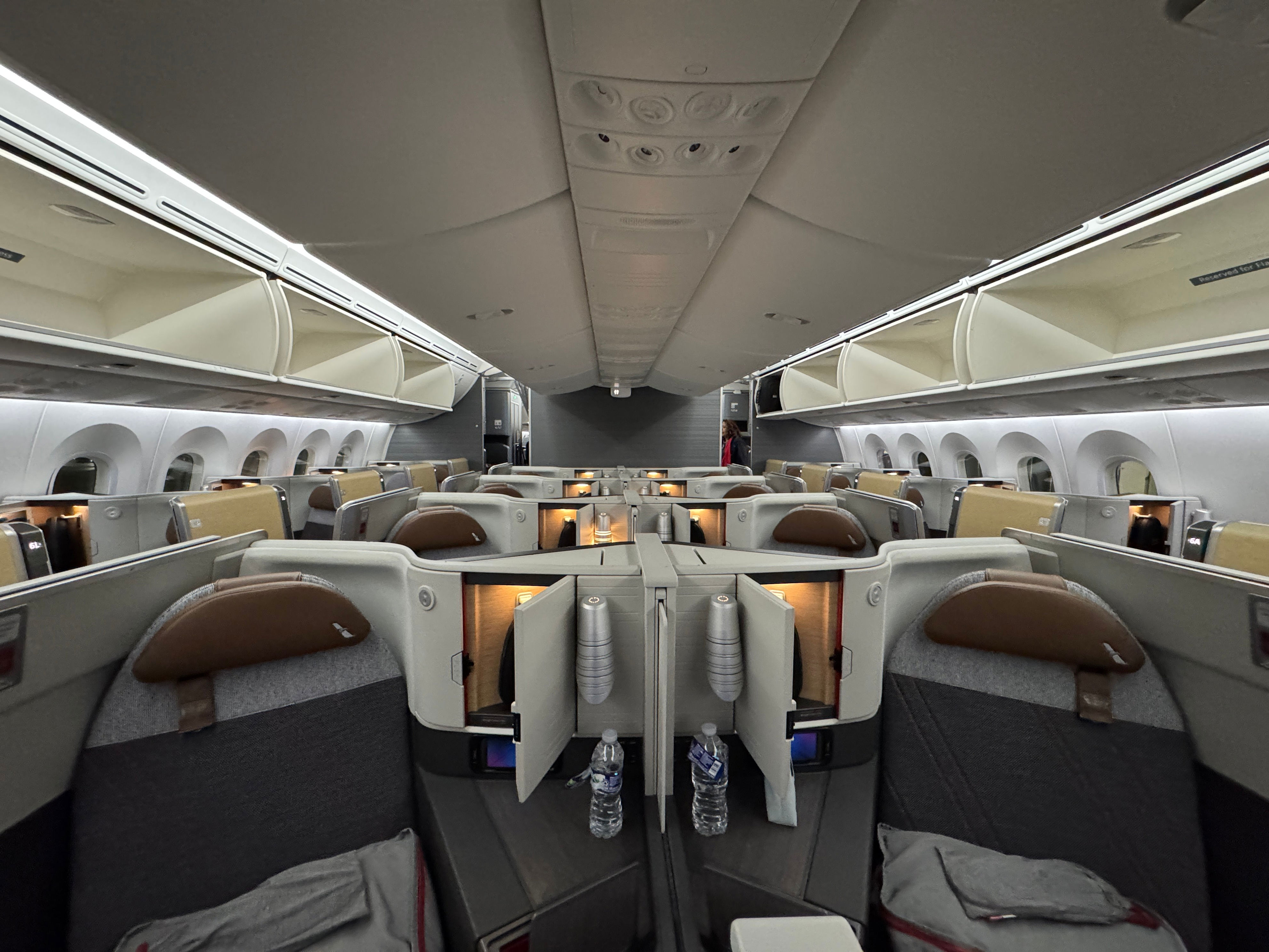 American Airlines offering extension of systemwide upgrades — here’s ...