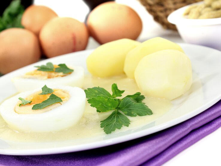 Eier in Senfsoße: Das schmeckt wie Omas Rezept