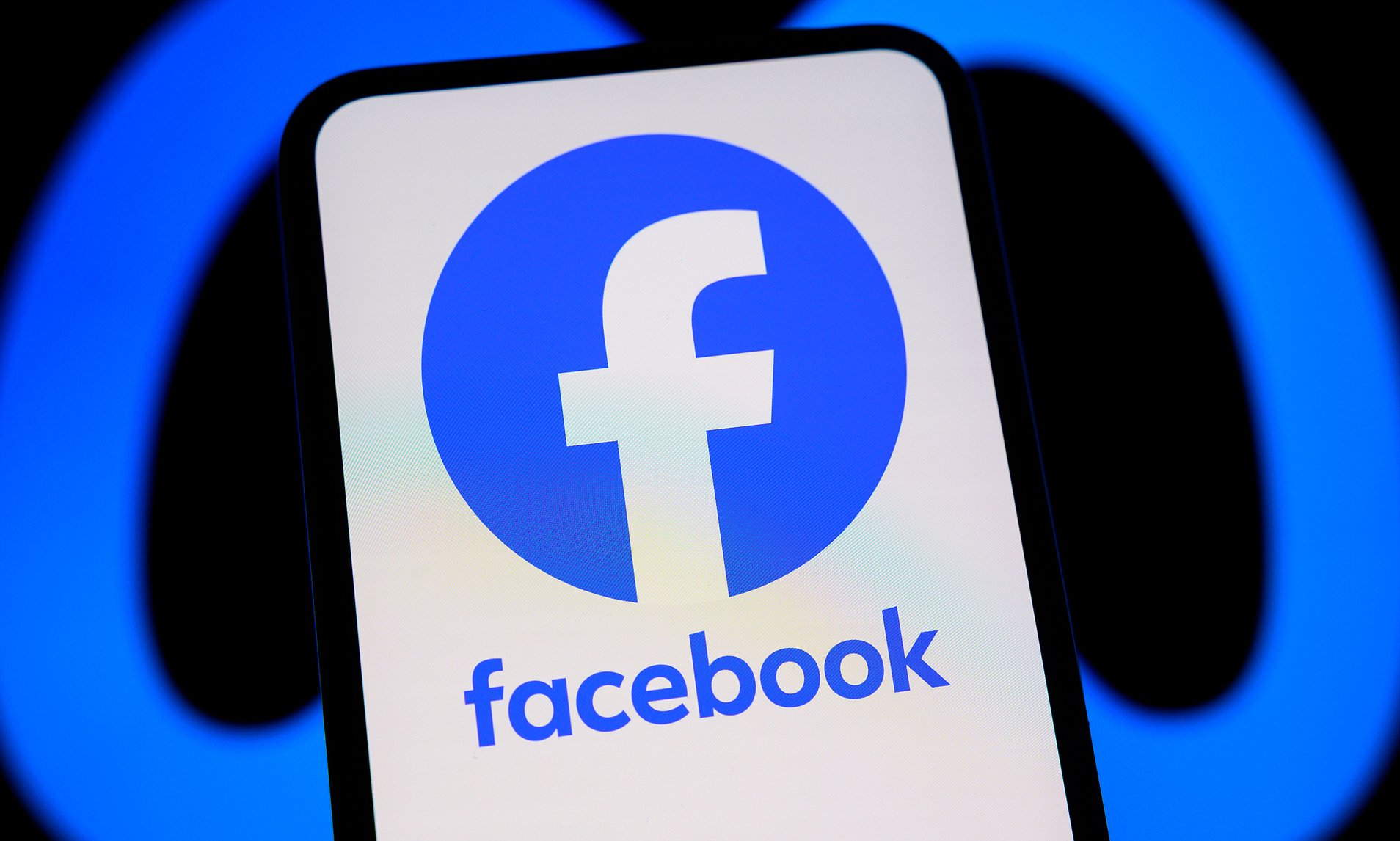 Facebook engineer under criminal investigation over 'downloading 30,000 ...
