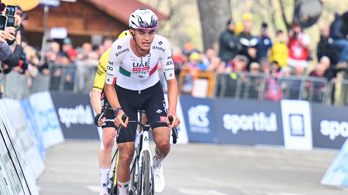 Isaac del Toro finaliza 11.º en la etapa 2 de la Itzulia 2026
