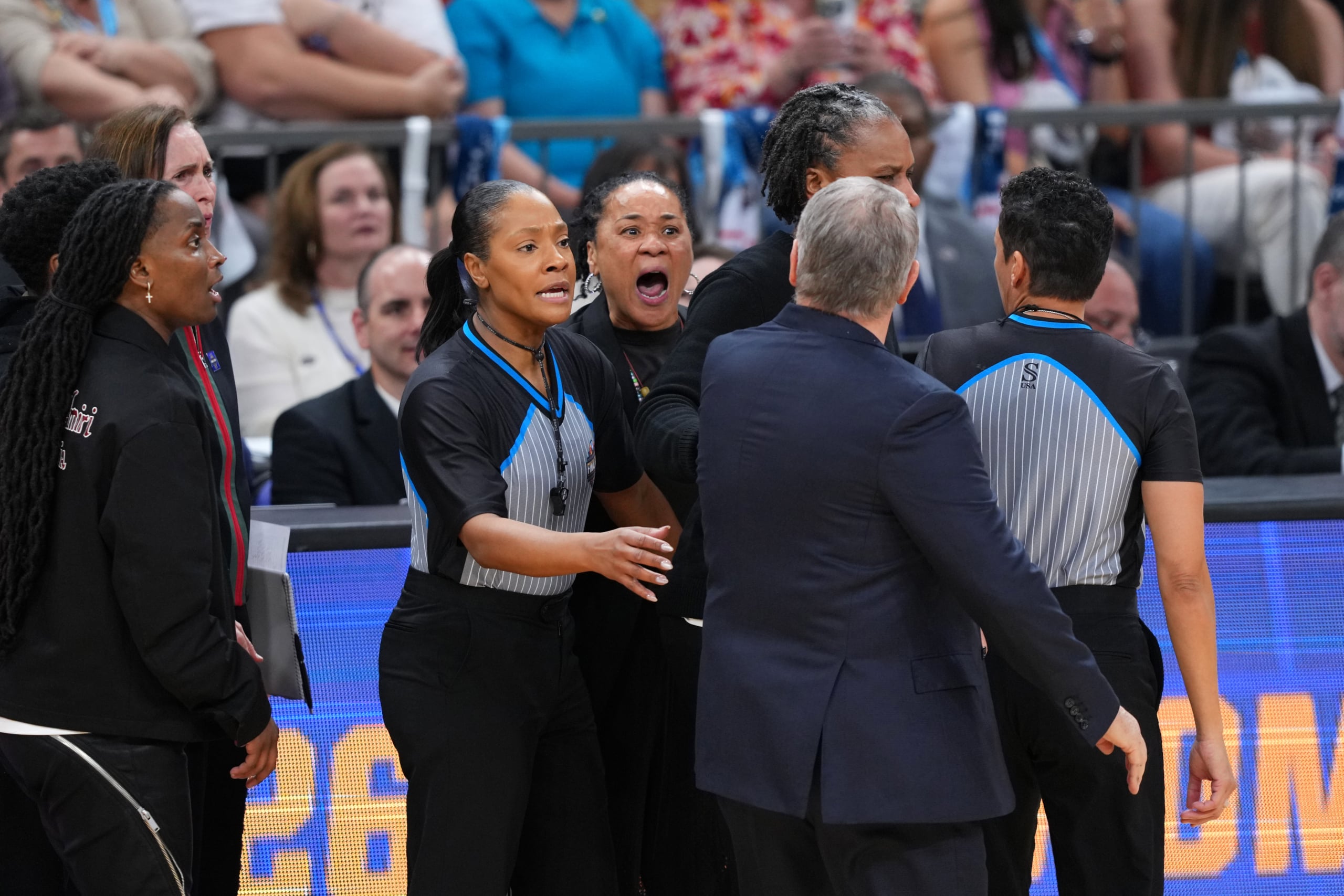 ESPN pundit torches Geno Auriemma as ‘massively insecure bully’ over ...