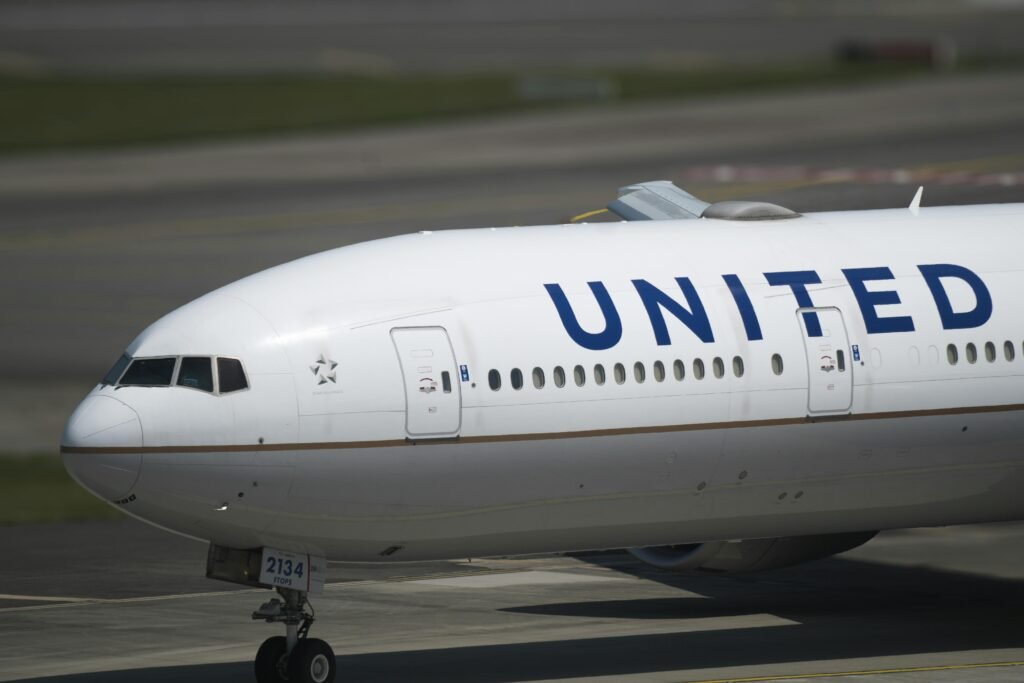 United Airlines is putting its foot down and booting passengers over ...