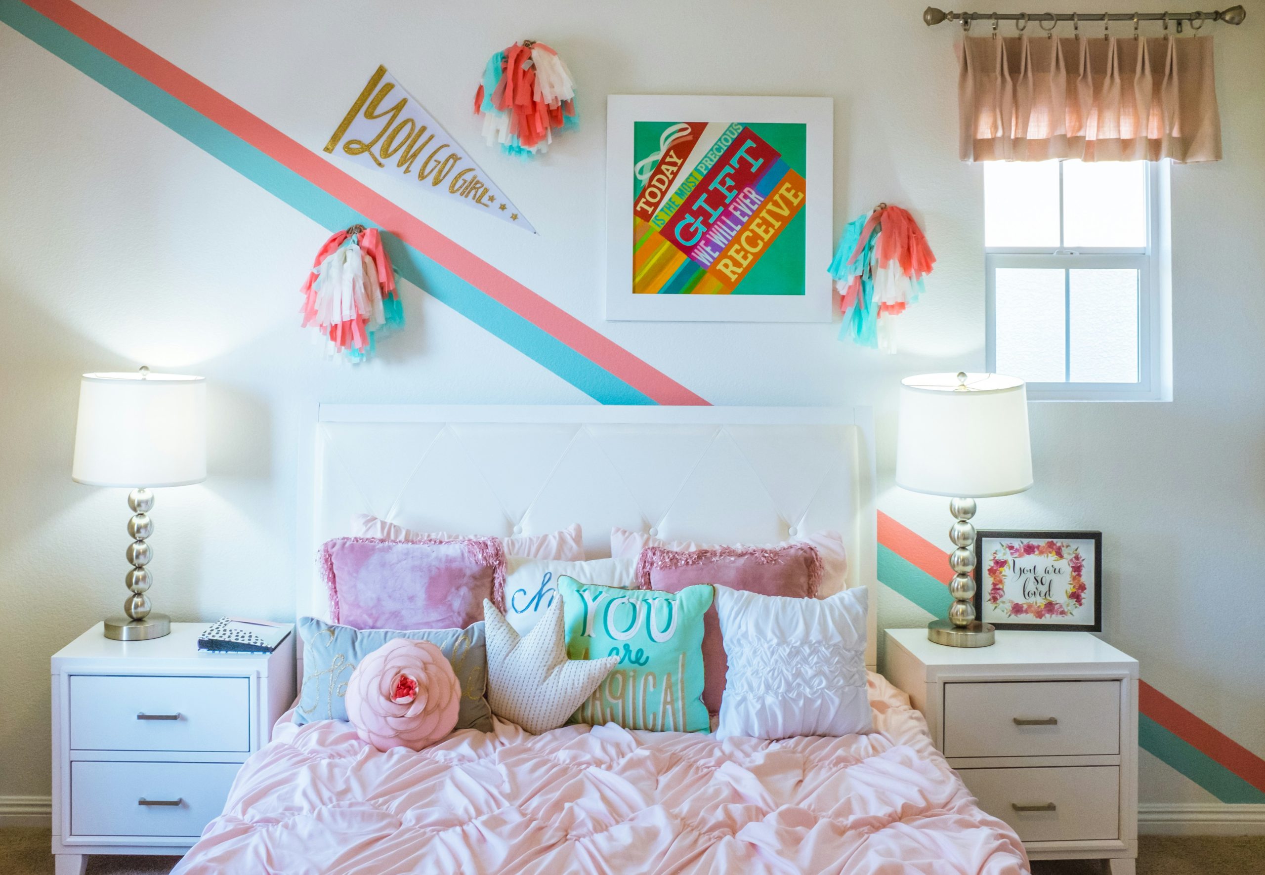 16 tips to decorate a preteen bedroom on a tight budget