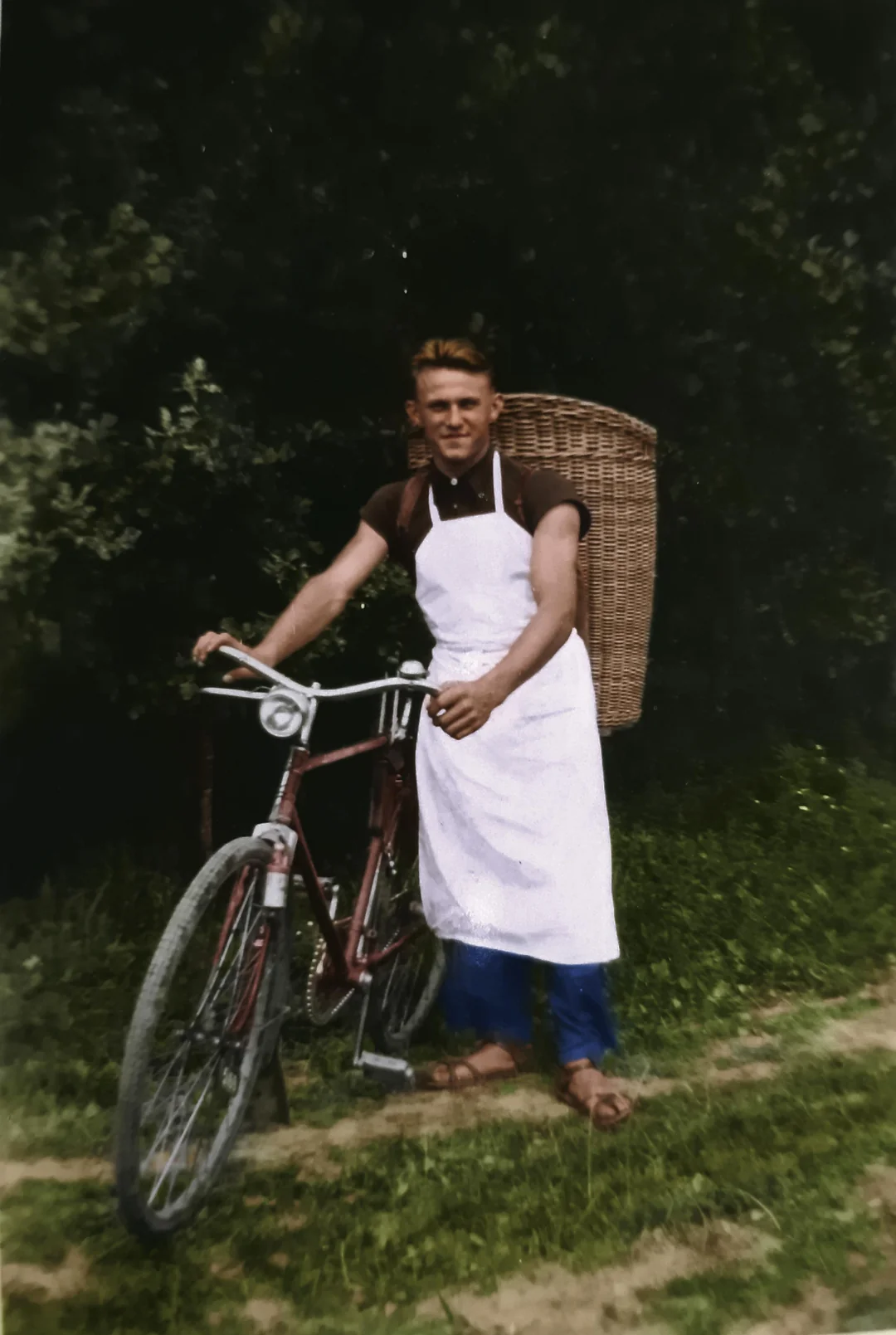 24 colorized photos that reveal what life was like in the late 1930s