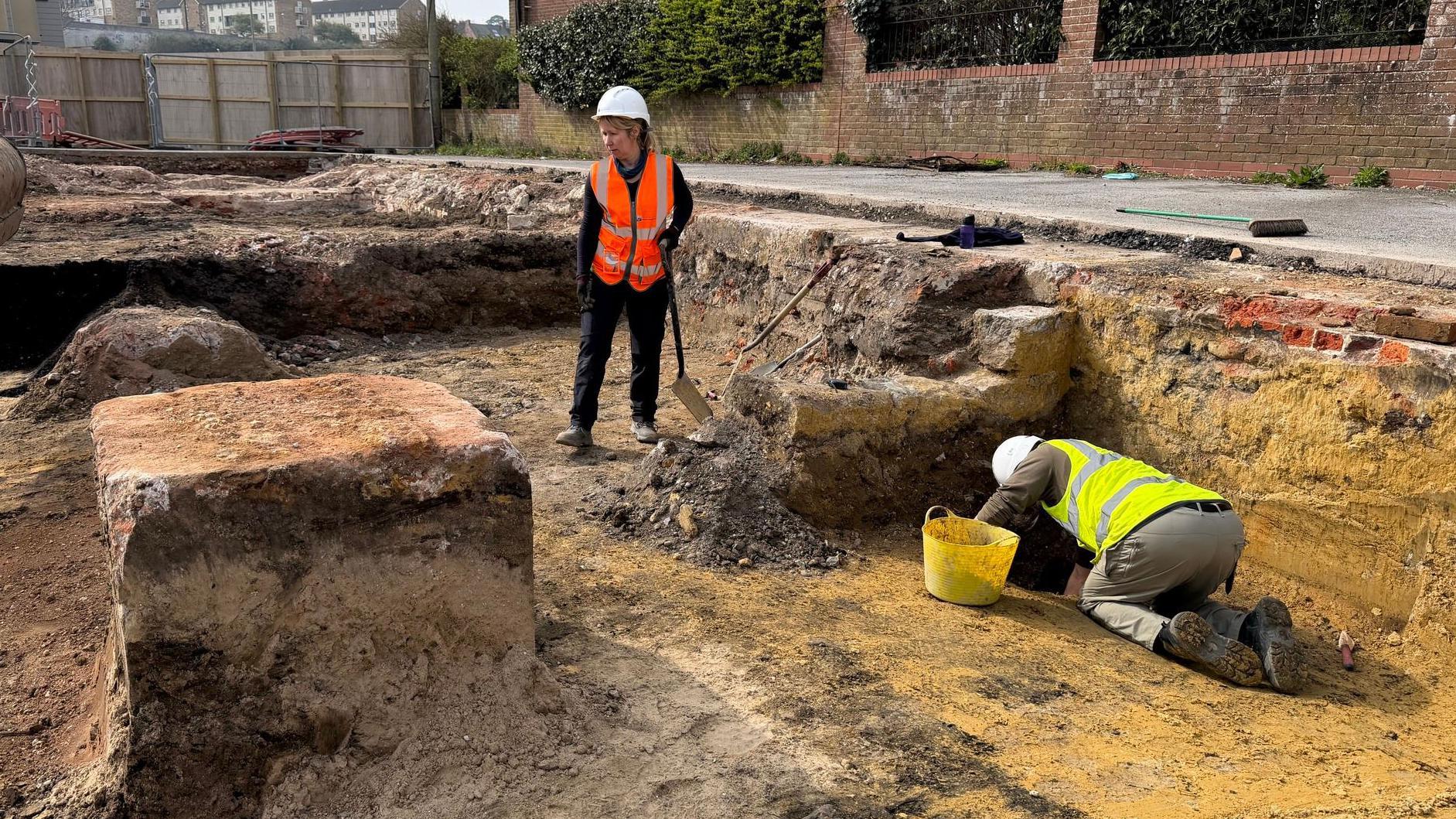 Dig begins to uncover town's 13th-century origins