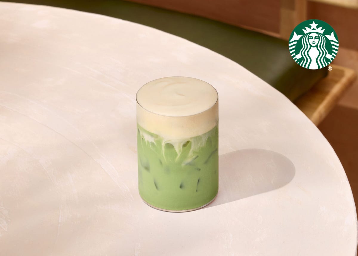 Starbucks just dropped a new mango drink with a caffeine boost—and fans ...