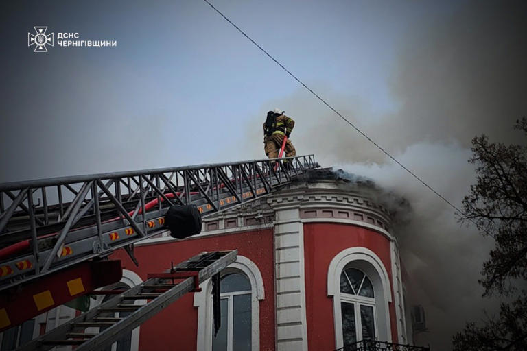 Russia strikes city hall in Ukraine's Pryluky, building engulfed in flames